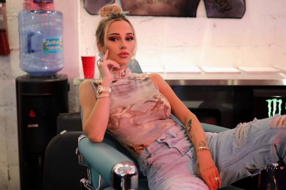 XO Bunny Backs Instagram For Removing Likes – Hipland.